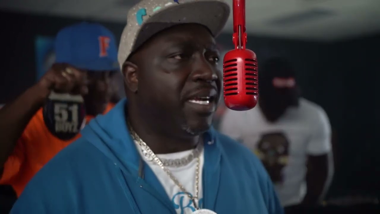 Mac Sweet Hottest Mic In The Streets LIve Performance On Famous Animal ...